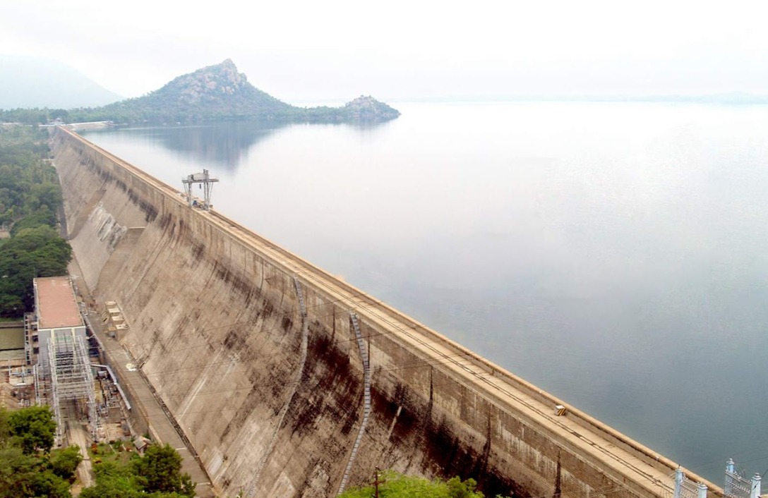 Muthumalai Murugan Temple: 146 Feet Murugan Statue Photos