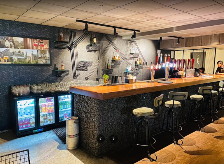 Top 10 Pubs in Indiranagar with Dance Floor & Free Entry